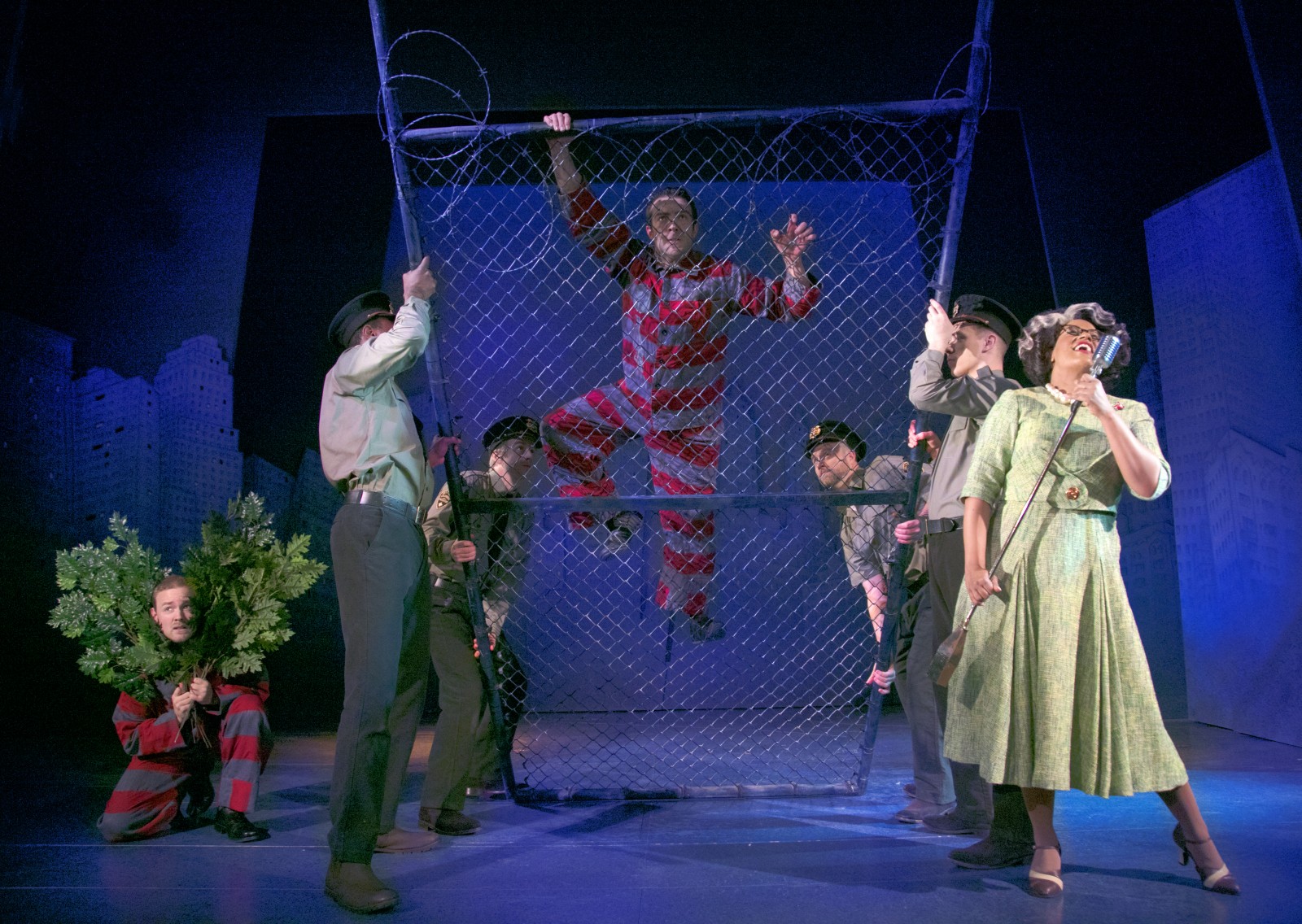 Mischief Theatre – Everything Theatre