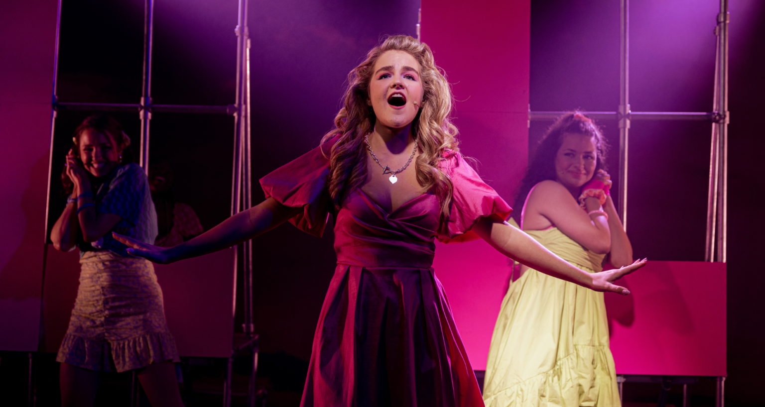 Review: Legally Blonde, The Playground Theatre - Everything Theatre